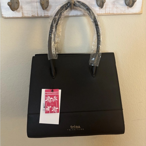 Trina Turk | Bags | Trina Turk Colorblock Tote Black With Shoulder ...